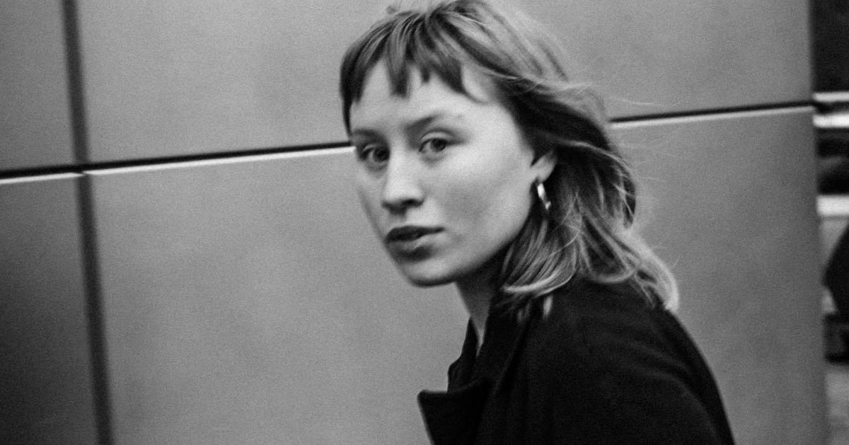 Column Elvis de Launay | Theater Bellevue